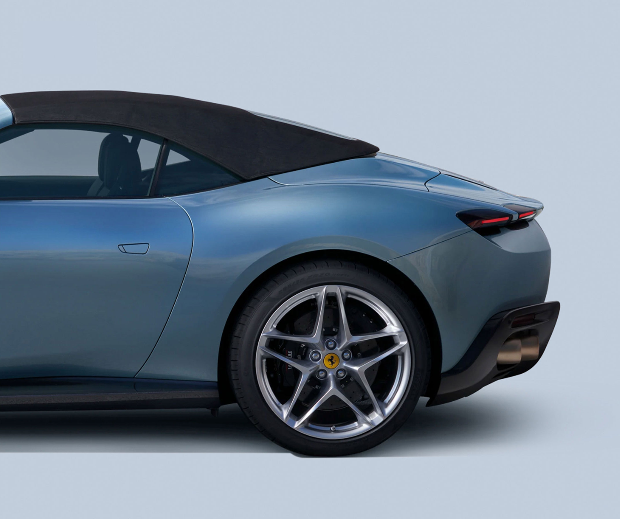 法拉利Roma Spider